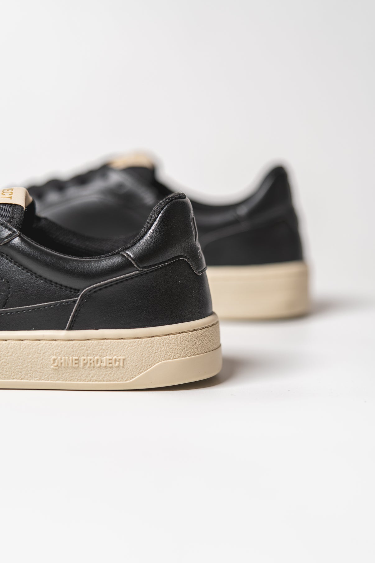 BLACK- PROJECT 080 BAREFOOT SNEAKER – OHNE PROJECT