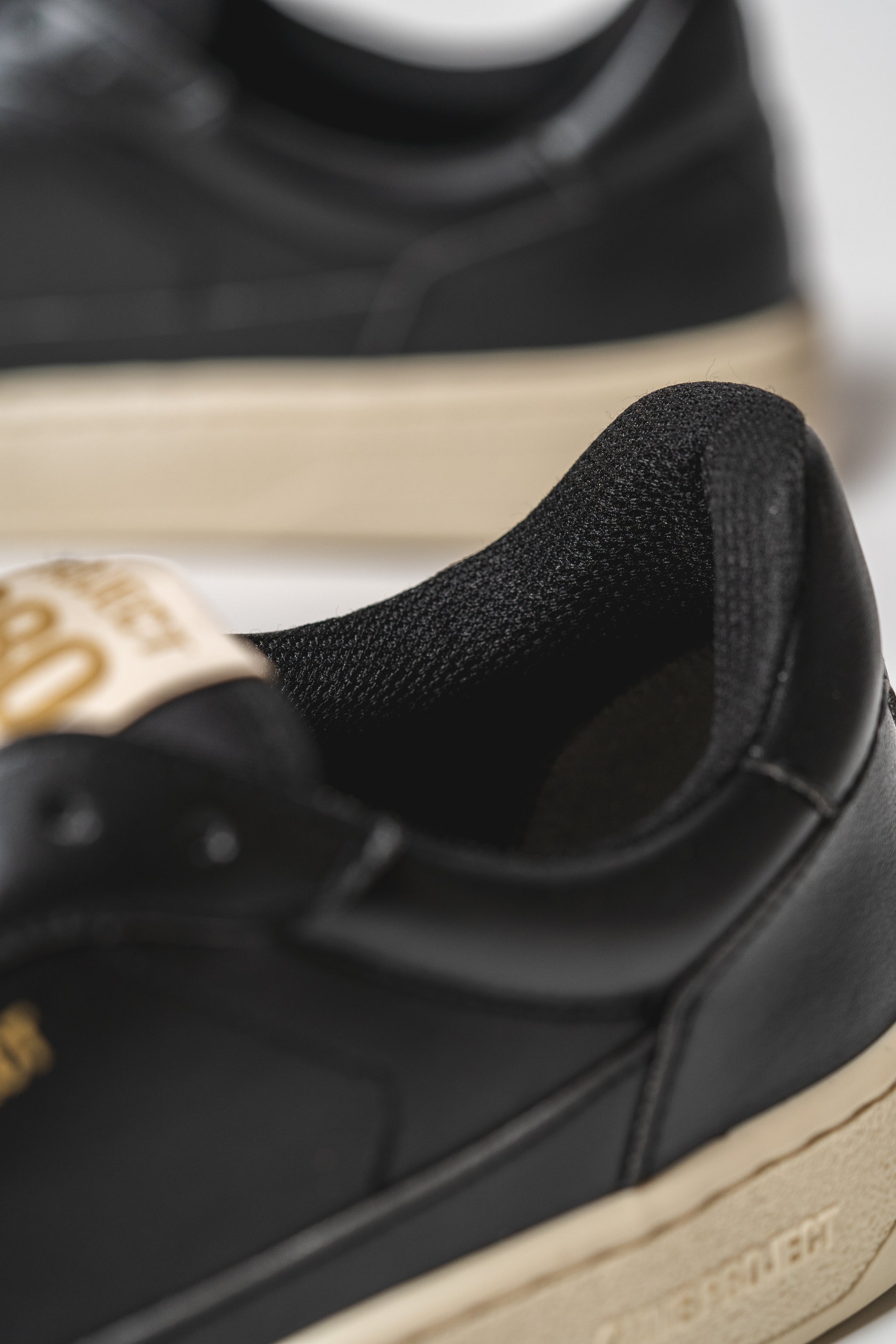 BLACK- PROJECT 080 BAREFOOT SNEAKER – OHNE PROJECT